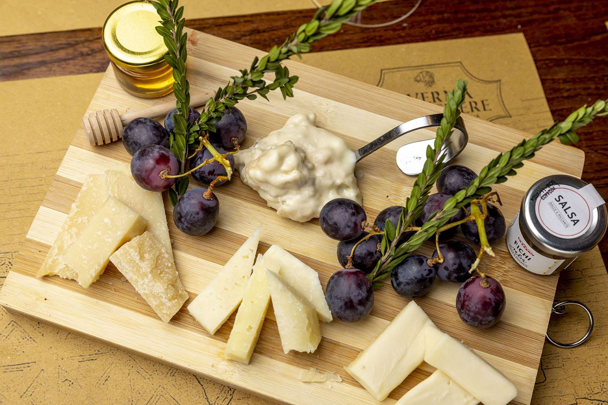 Italian Restaurant - Taverna Trastevere - Bites of Roman Tradition